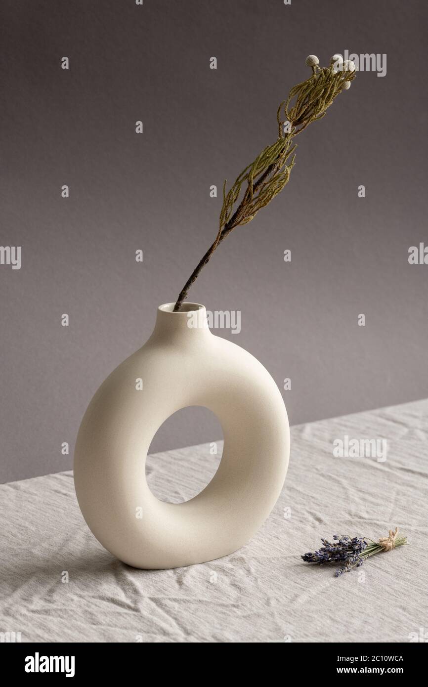 Ring shaped vase hi-res stock photography and images - Alamy