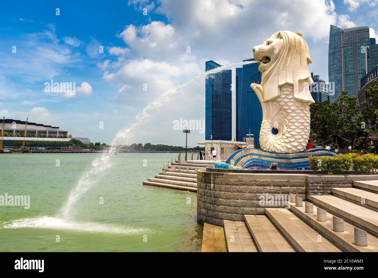 Merlion fountain mouth singapore river hi-res stock photography and ...