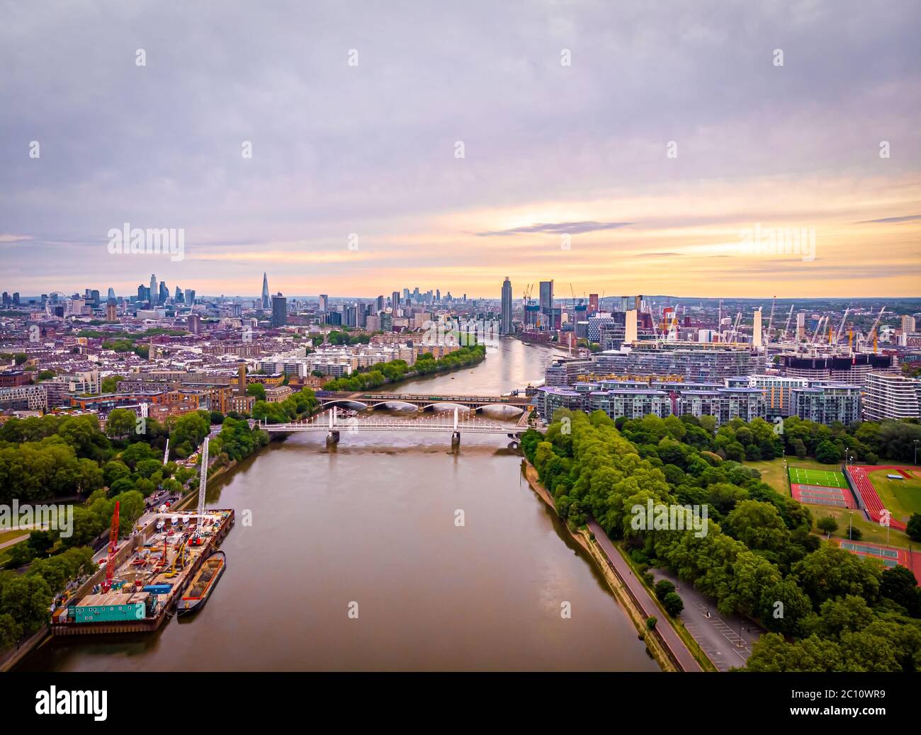 Chelsea market sky bridge hi-res stock photography and images - Alamy