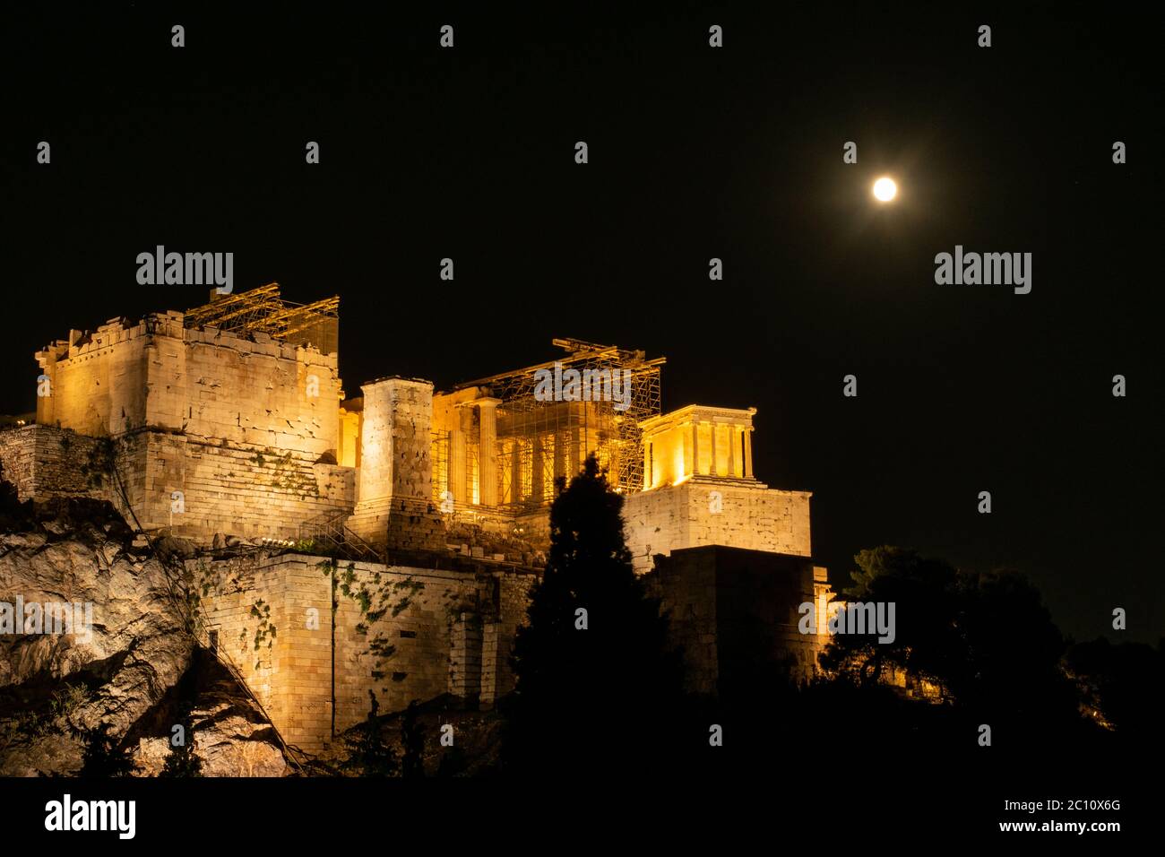 Full moon in athens hi-res stock photography and images - Alamy
