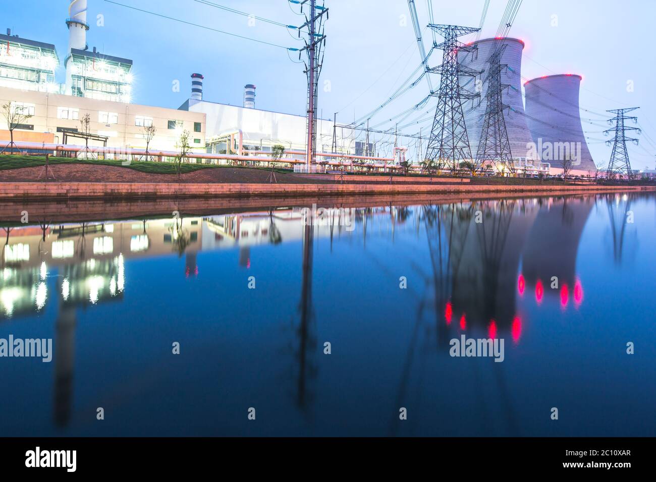 Modern power station hi-res stock photography and images - Alamy
