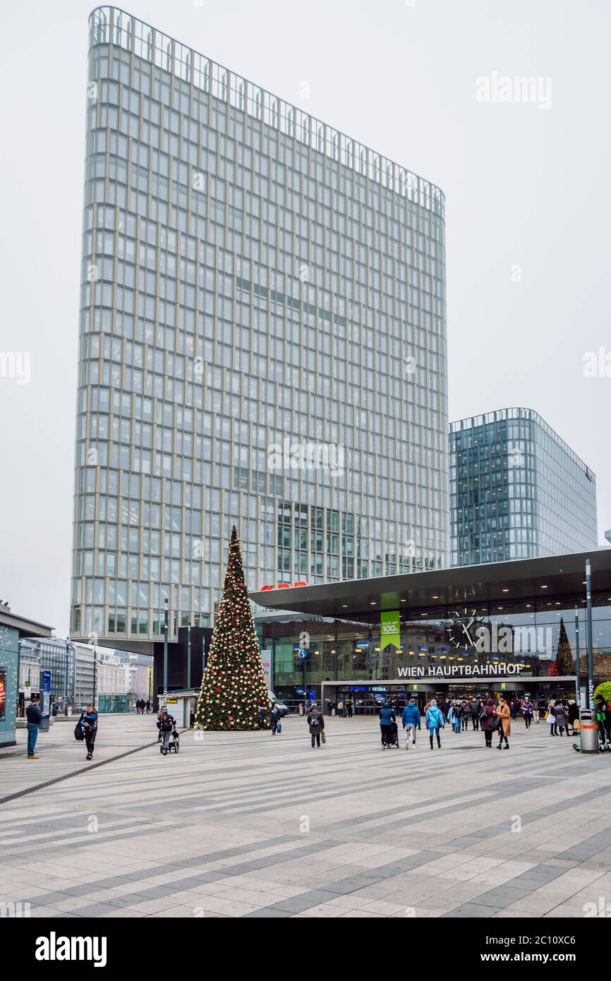 Vienna hauptbahnhof hi-res stock photography and images - Alamy