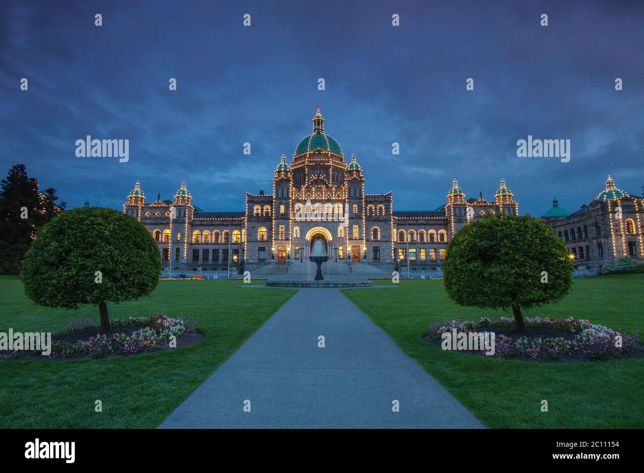 Government house victoria canada hi-res stock photography and images ...