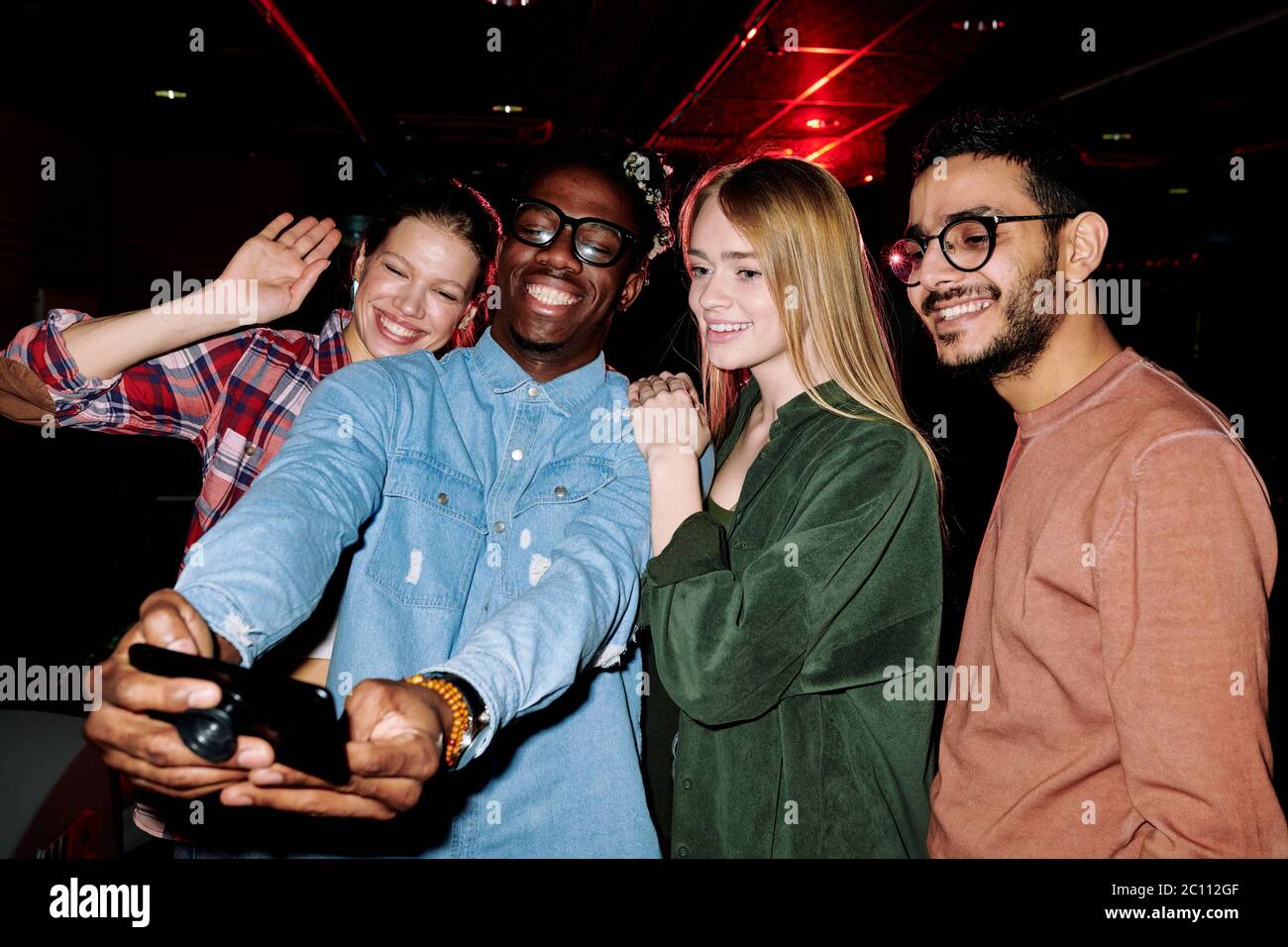 Young couple dancing night club hi-res stock photography and images - Alamy