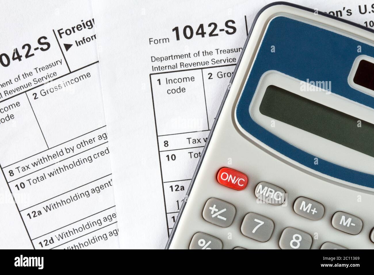 Filling out paperwork hi-res stock photography and images - Alamy