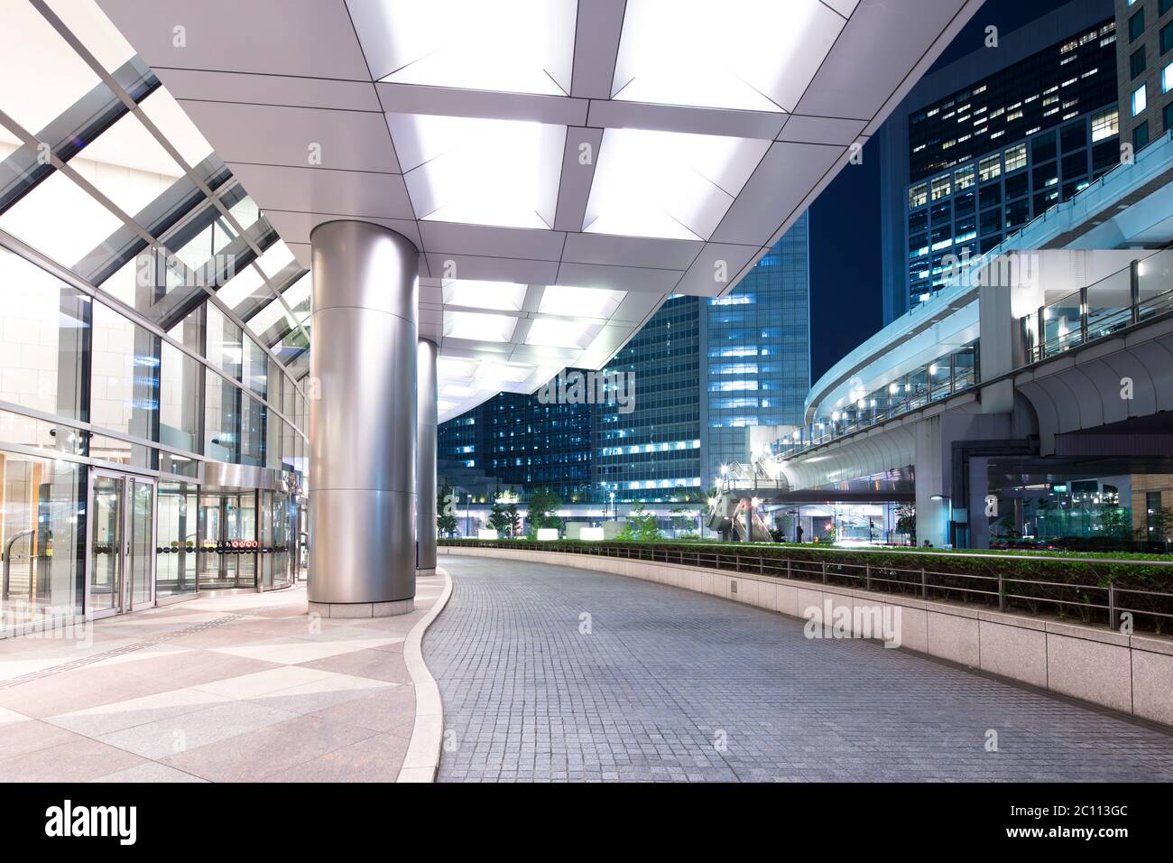 Downtown footpath hi-res stock photography and images - Alamy