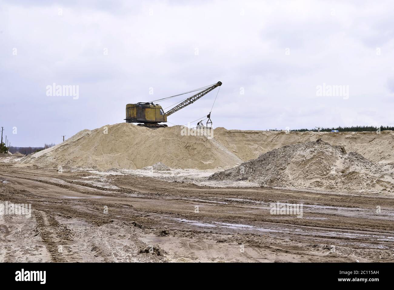 Sand quarry working equipment hi-res stock photography and images - Alamy