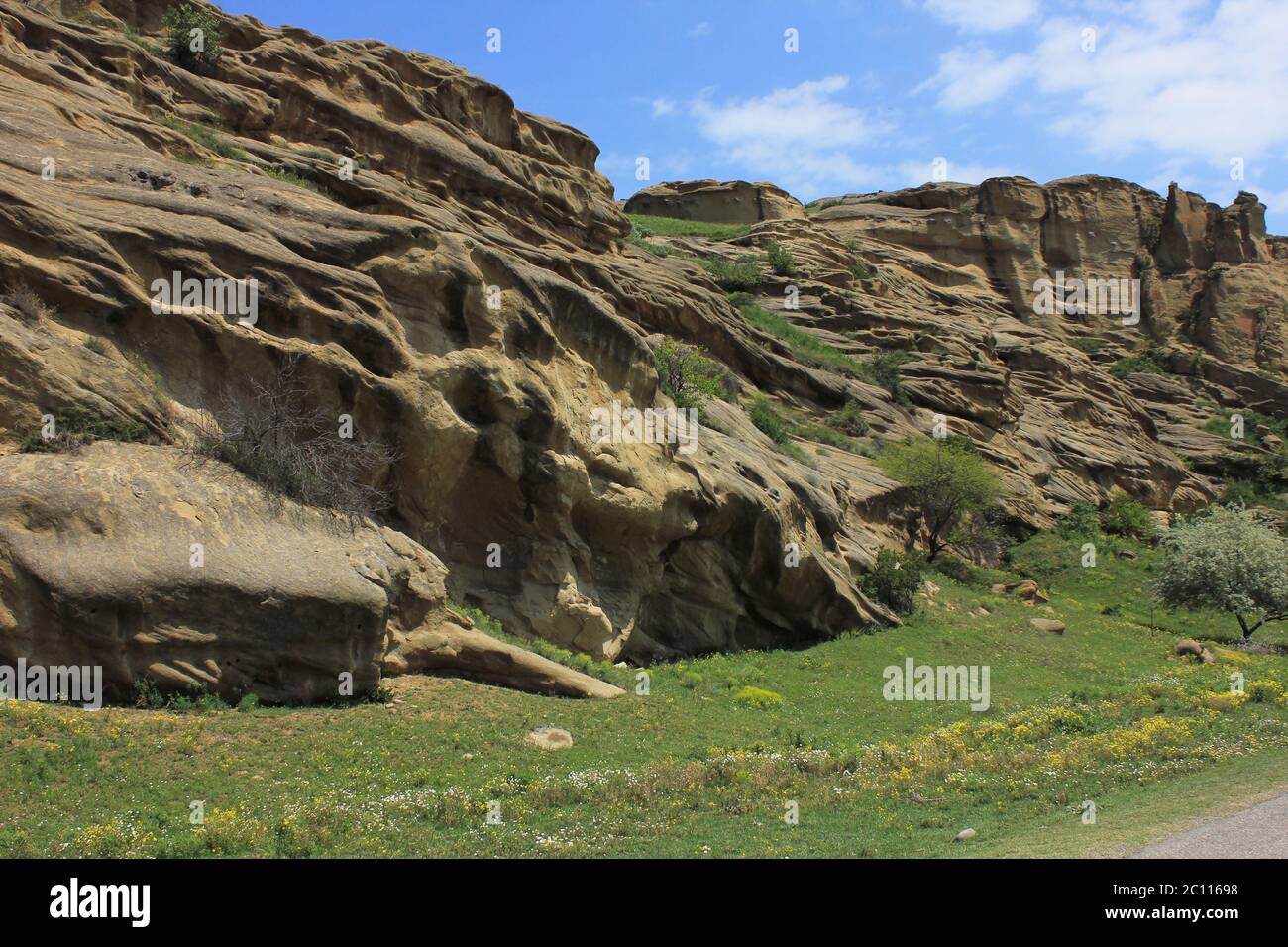 Georgia. Beautiful cliffs on the road to Uplistsikhe Stock Photo - Alamy