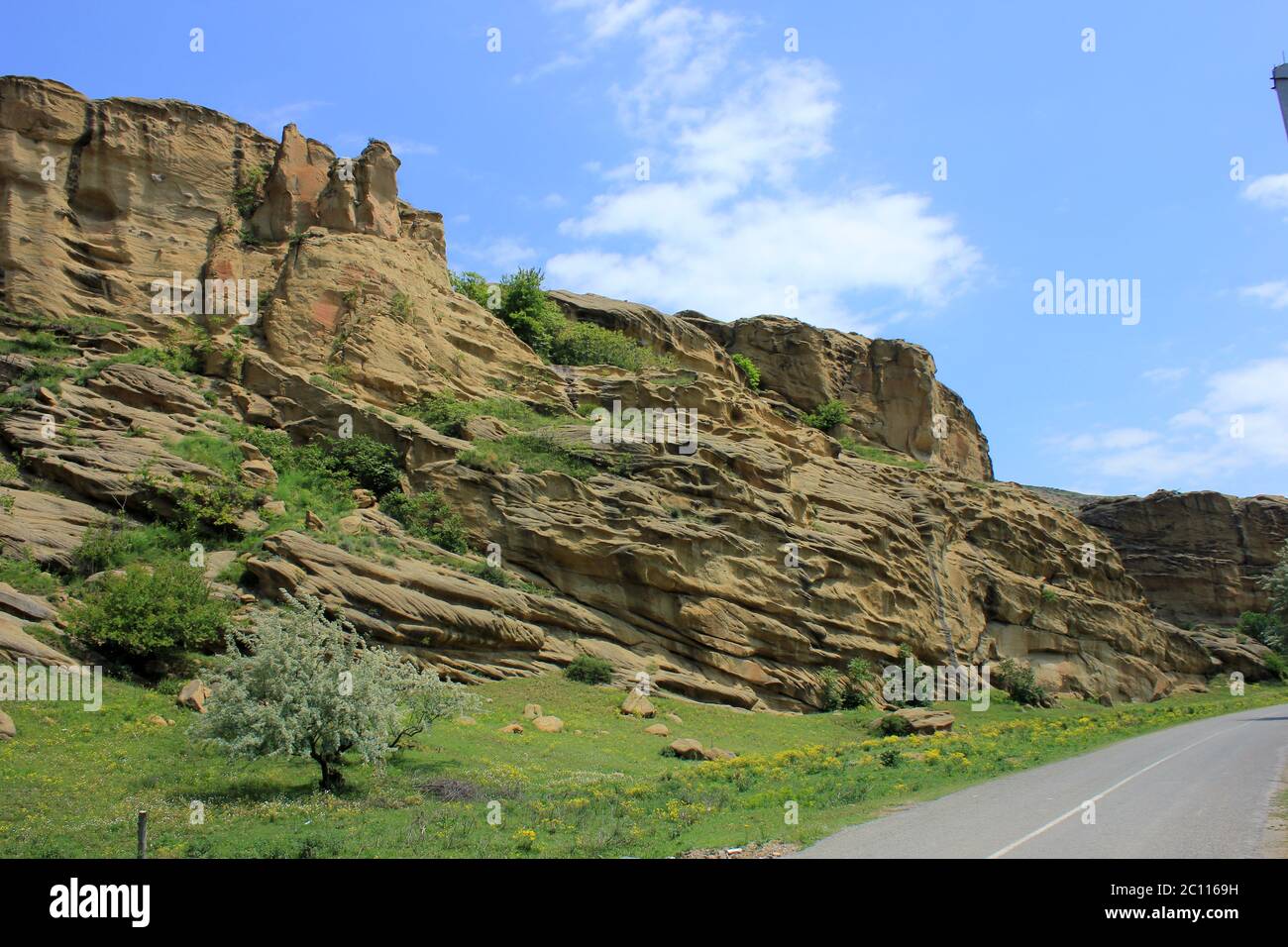 Georgia. Beautiful cliffs on the road to Uplistsikhe Stock Photo - Alamy