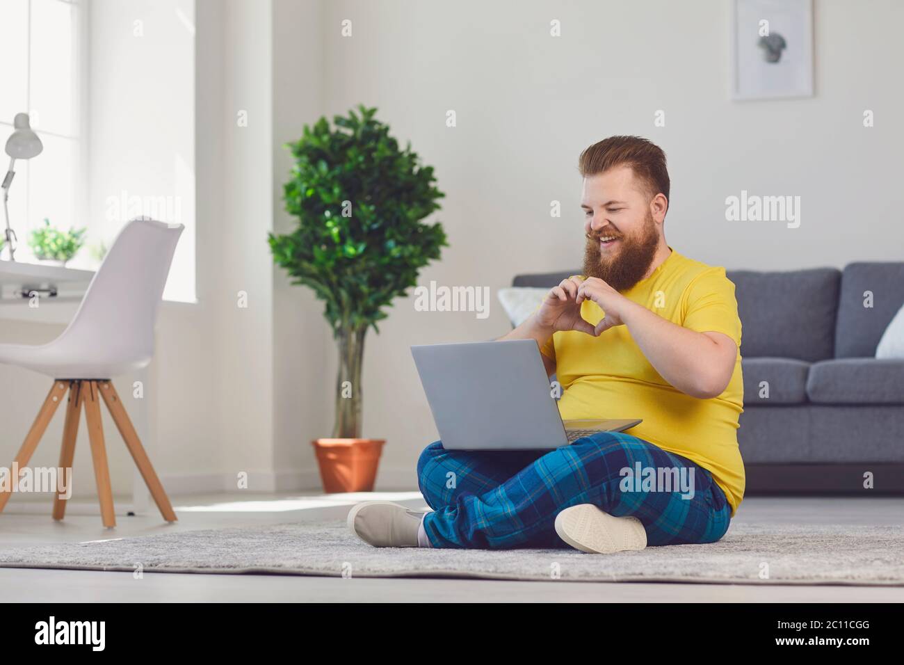 Long distance communication hi-res stock photography and images - Alamy