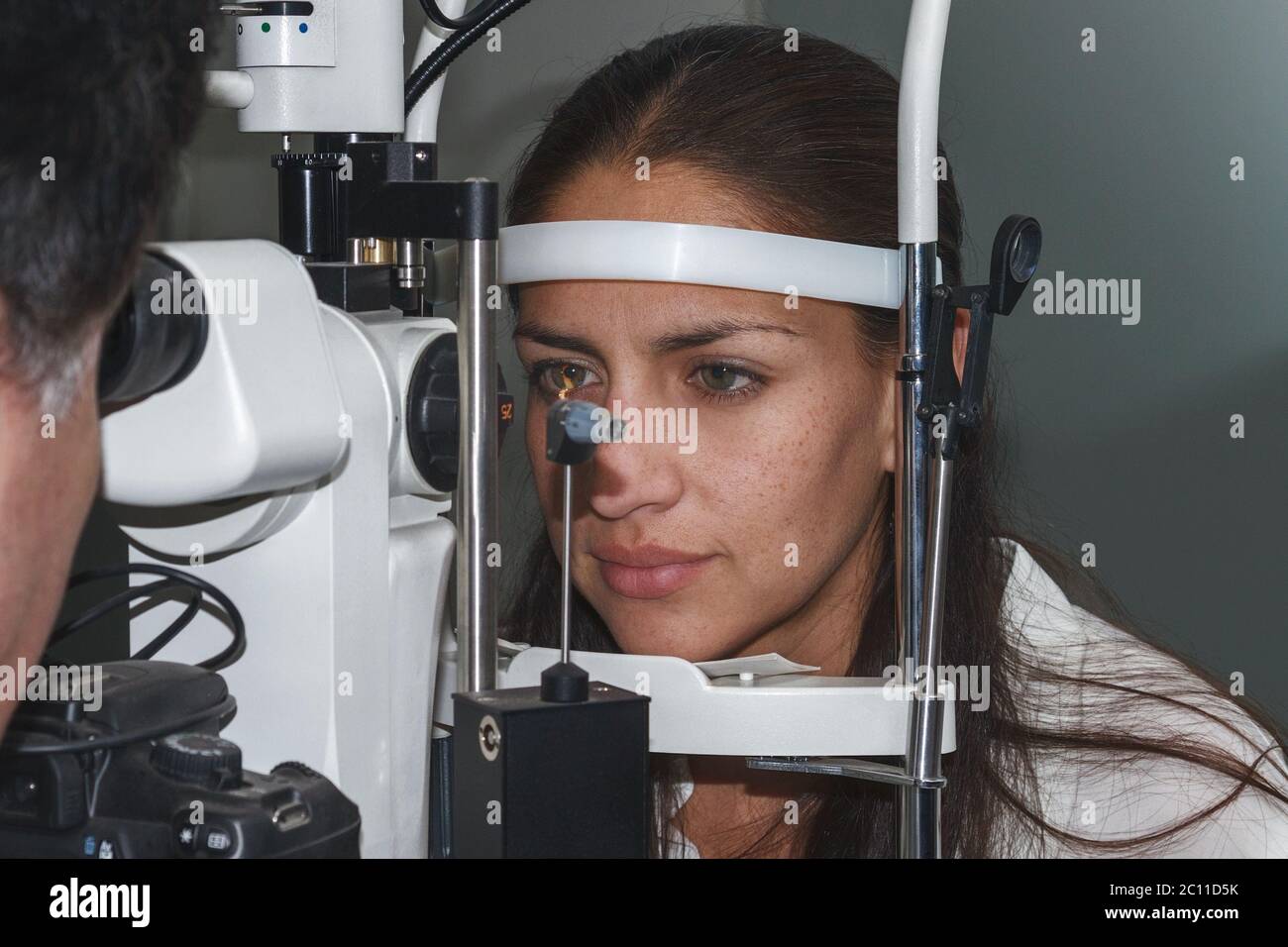 Vision test machine hi-res stock photography and images - Alamy