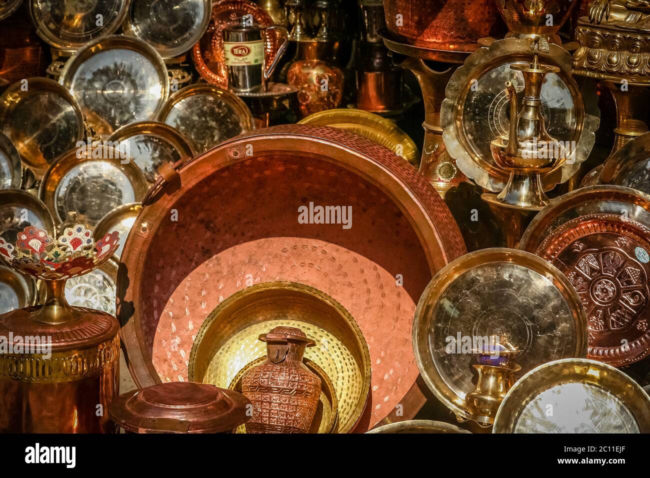 Brass pots hi-res stock photography and images - Alamy