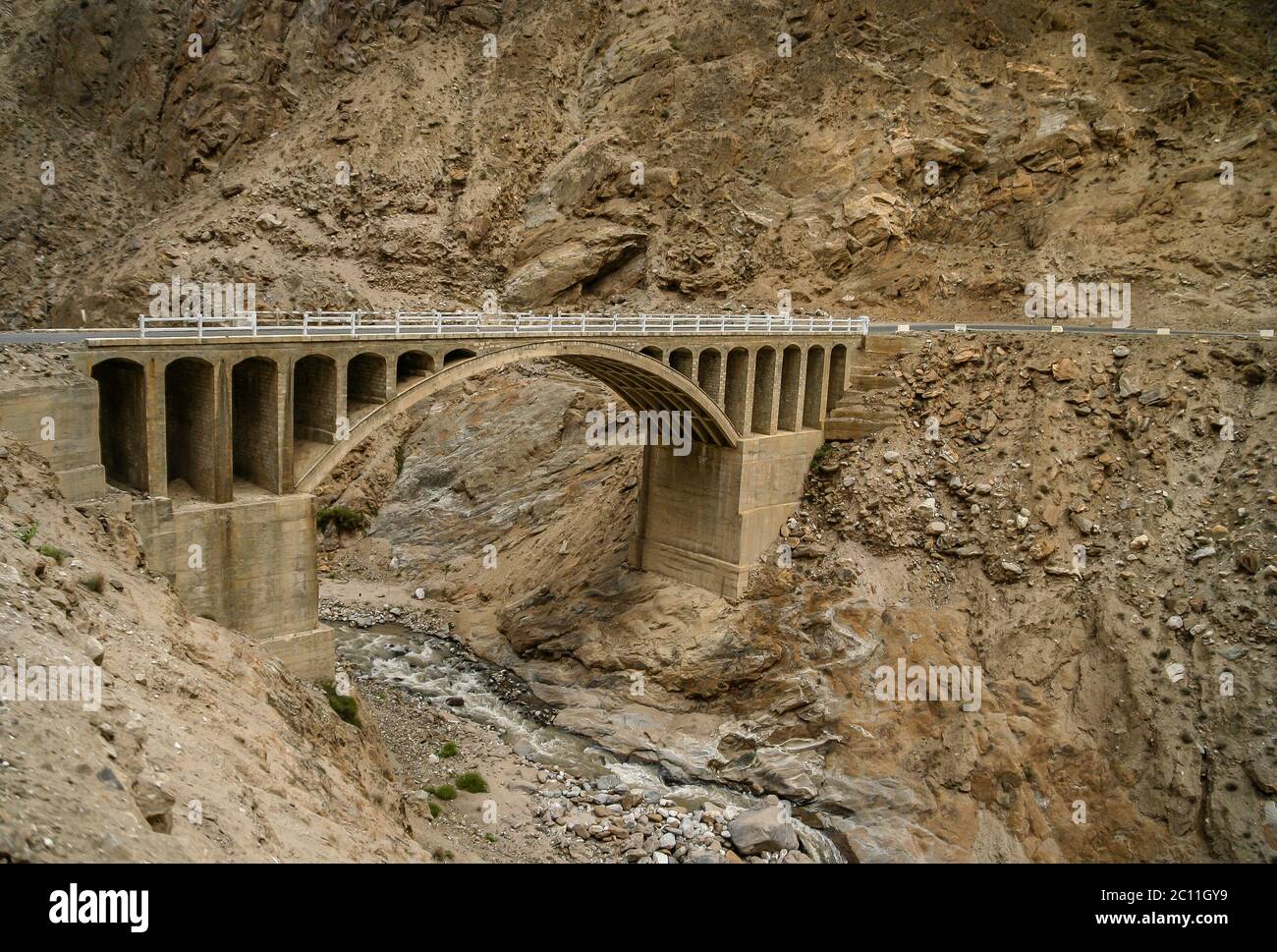Amazing view high arch road hi-res stock photography and images - Alamy