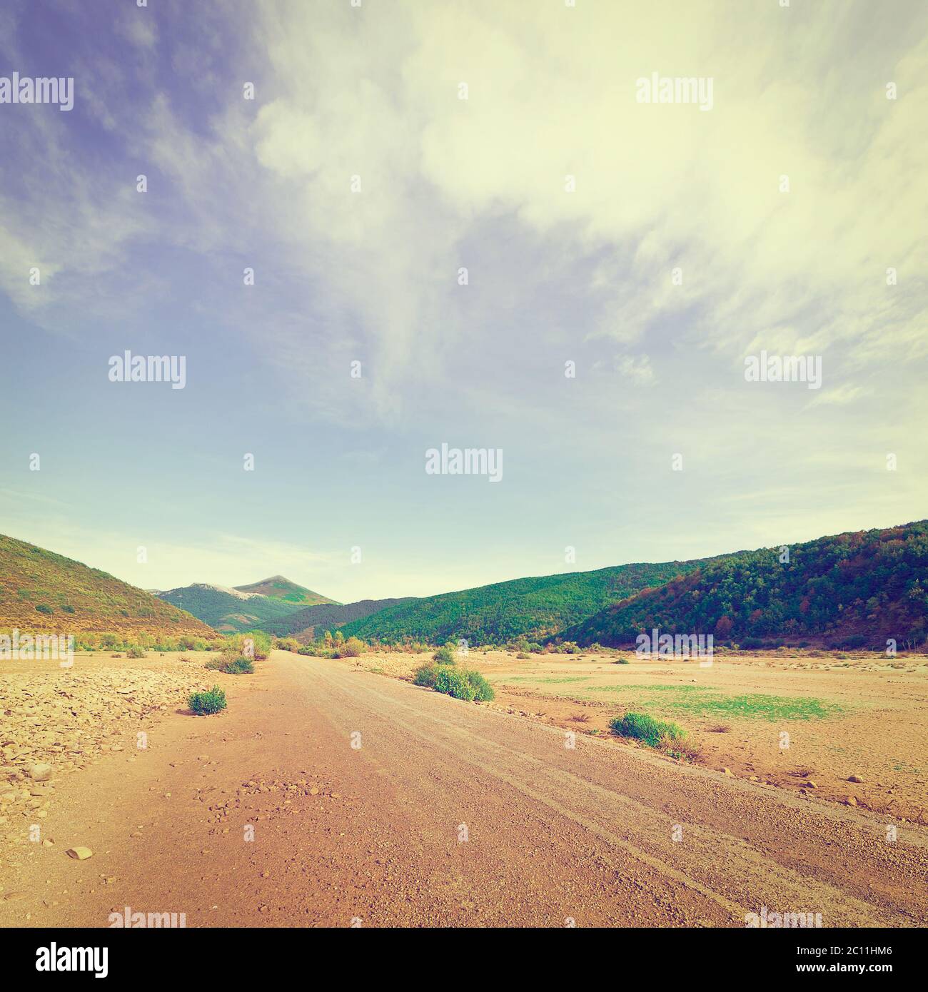 Vintage dirt road hi-res stock photography and images - Alamy