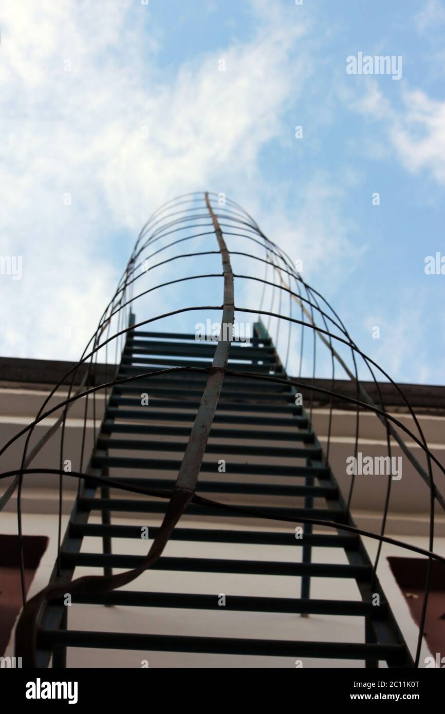 Fire on roof new hi-res stock photography and images - Alamy