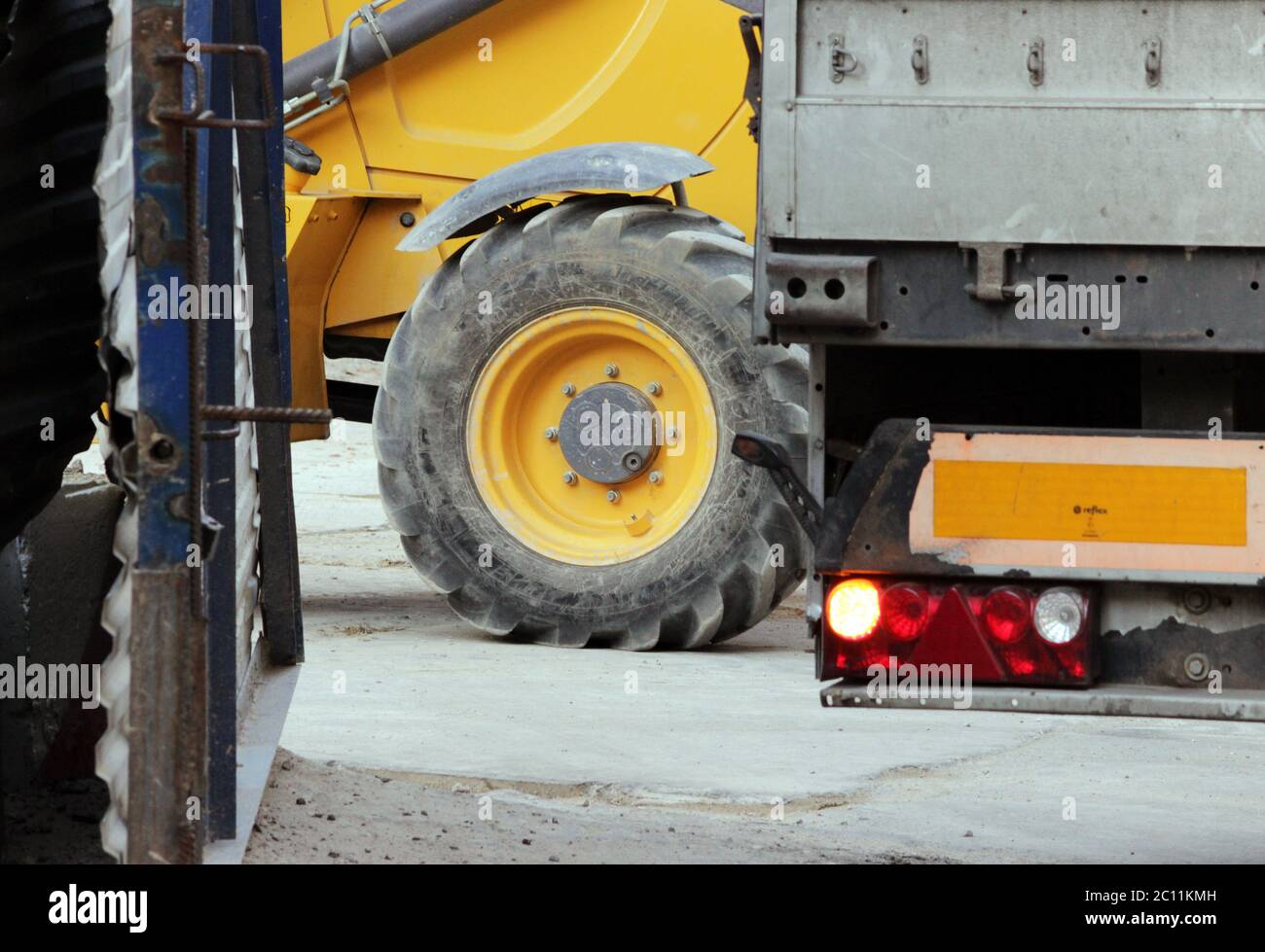 Unload paving slabs hi-res stock photography and images - Alamy