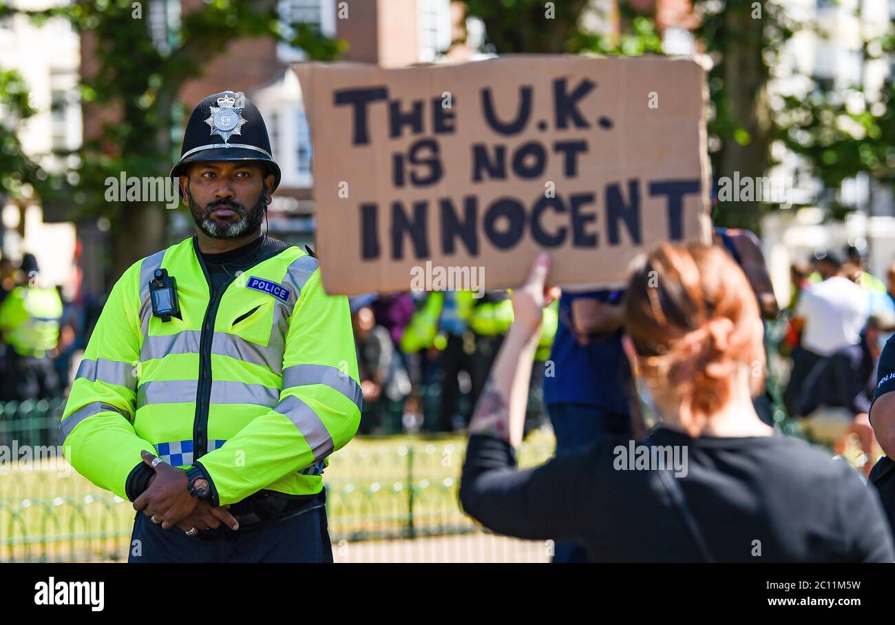 Black police officer uk hi-res stock photography and images - Alamy
