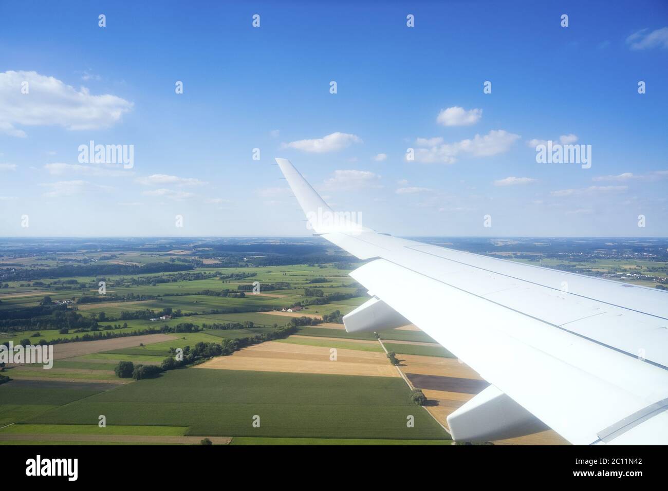 Airplane window sky ground wing hi-res stock photography and images - Alamy