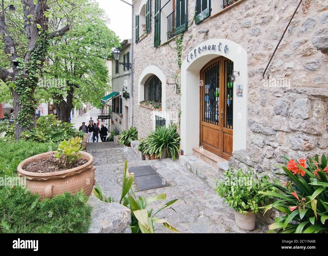 Street cafe valldemossa majorca hi-res stock photography and images - Alamy