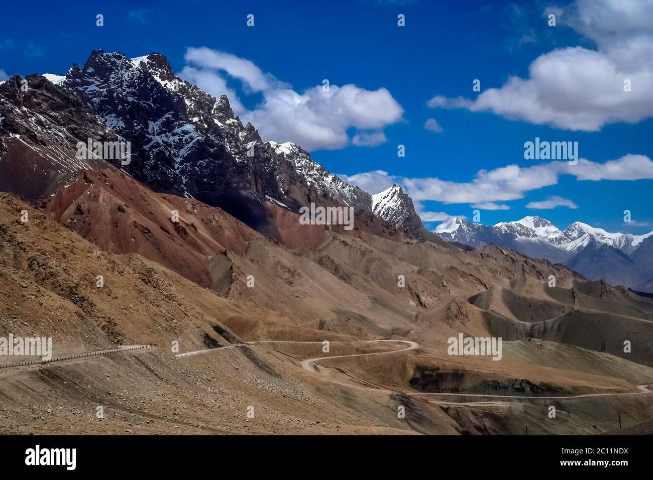 Uphill rocky road hi-res stock photography and images - Alamy