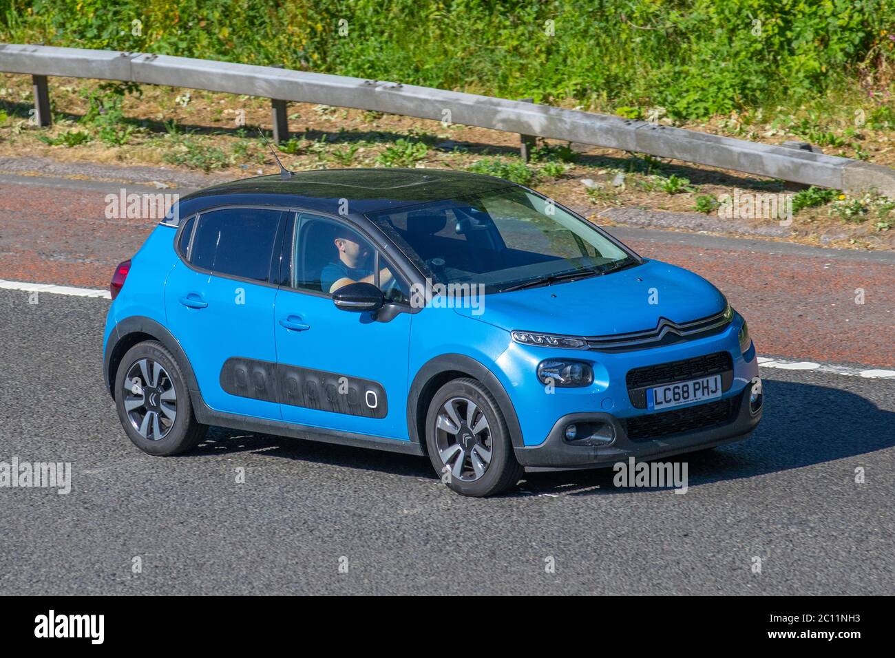 Citroen c3 1 2 puretech flair 5dr hi-res stock photography and images ...