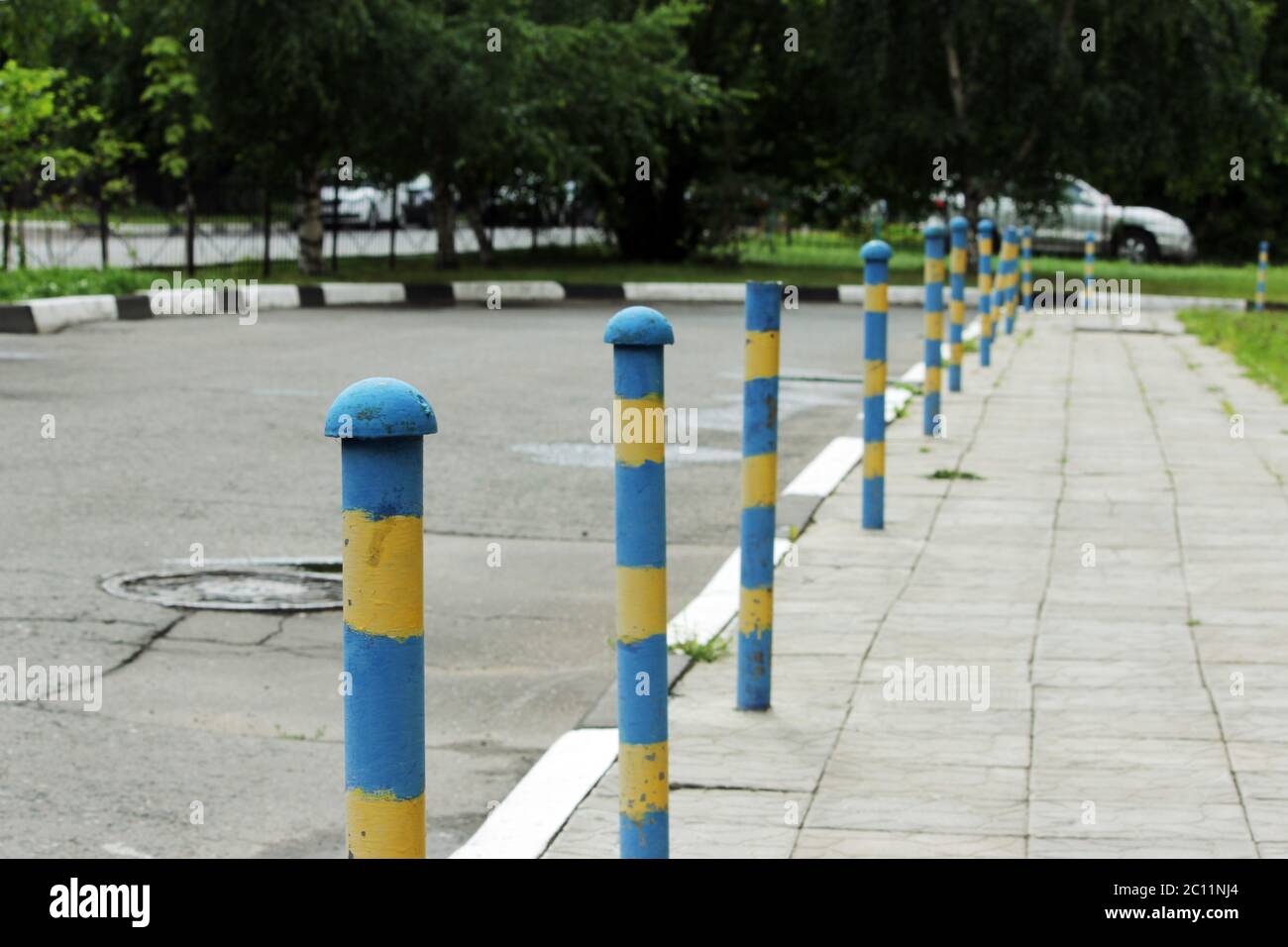 Car pavement obstruction hi-res stock photography and images - Alamy