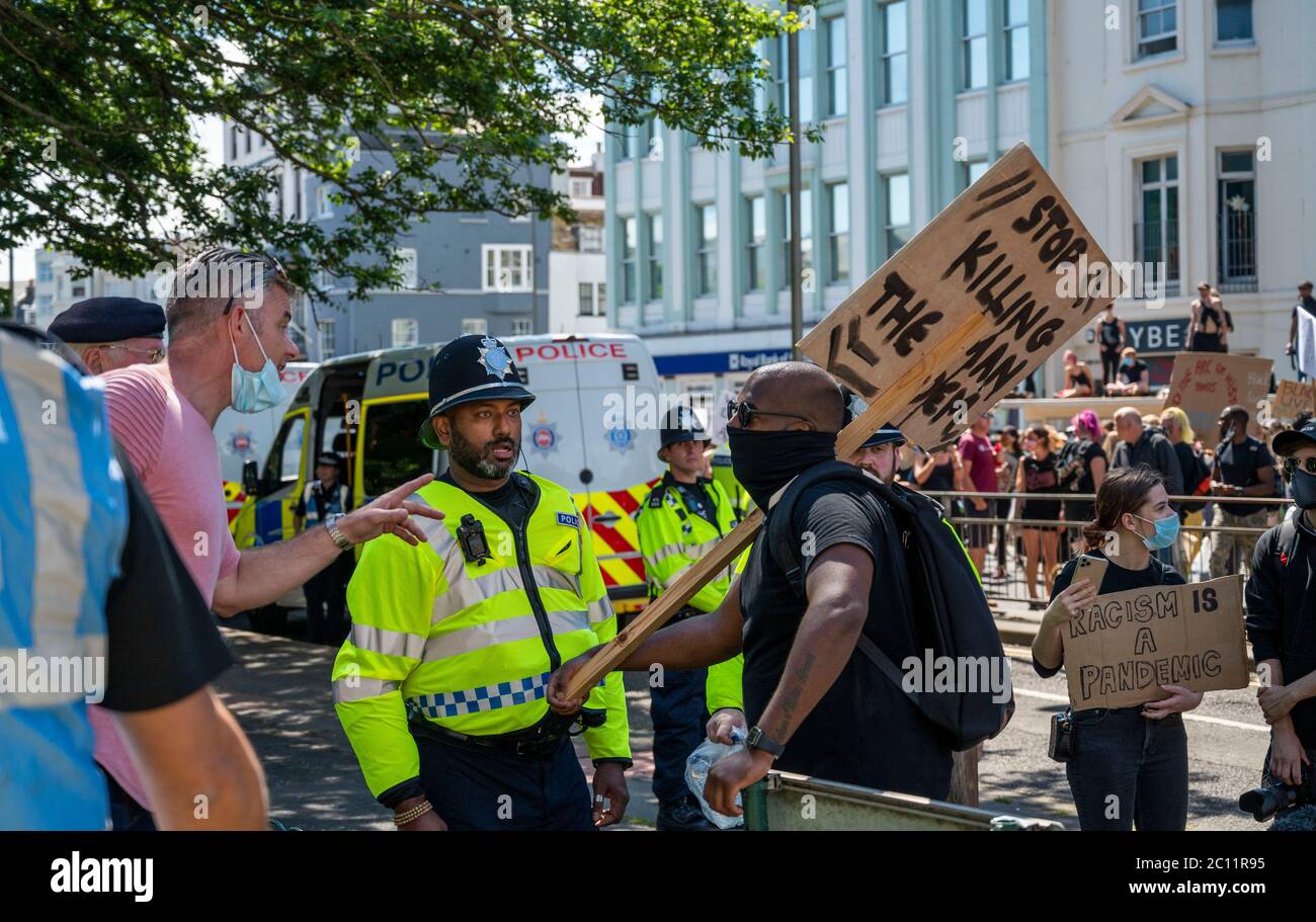 Black police officer uk hi-res stock photography and images - Alamy