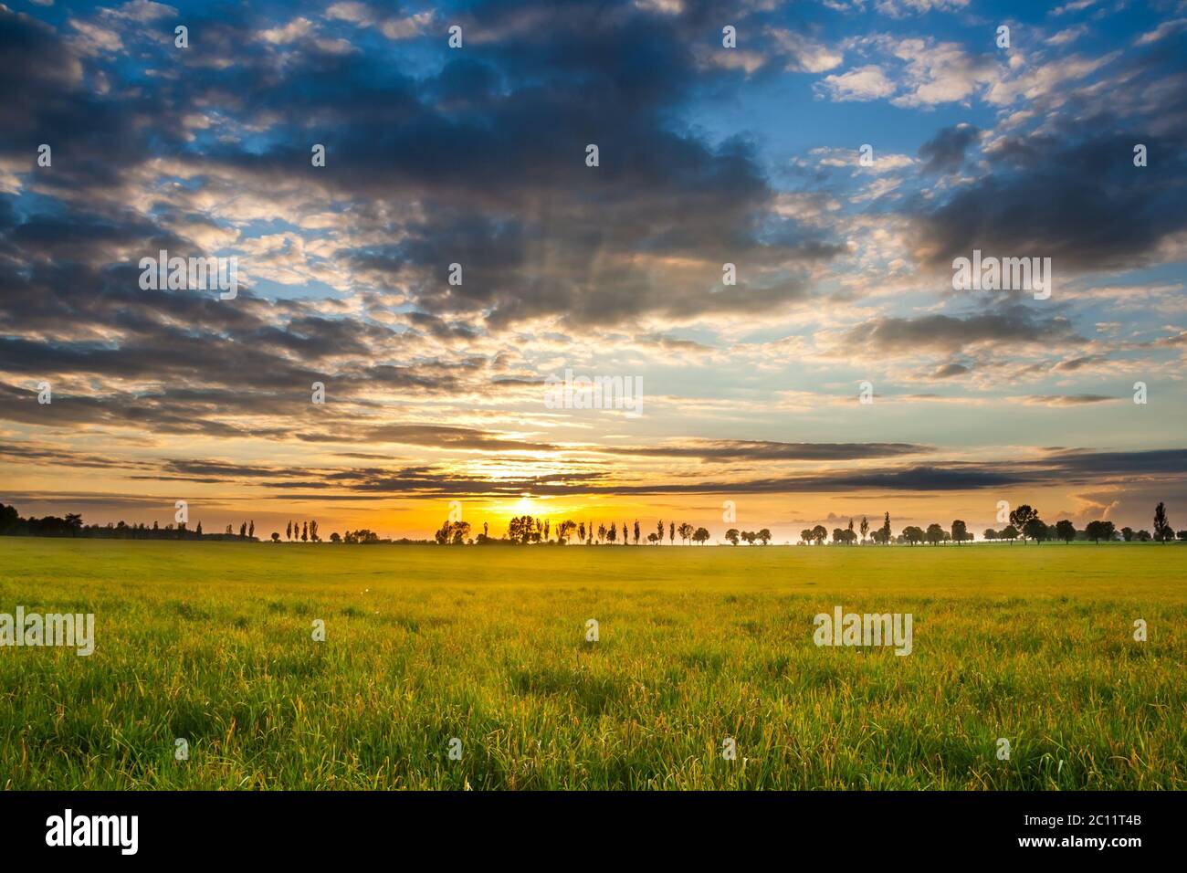 Beautiful sunset over ho hi-res stock photography and images - Alamy