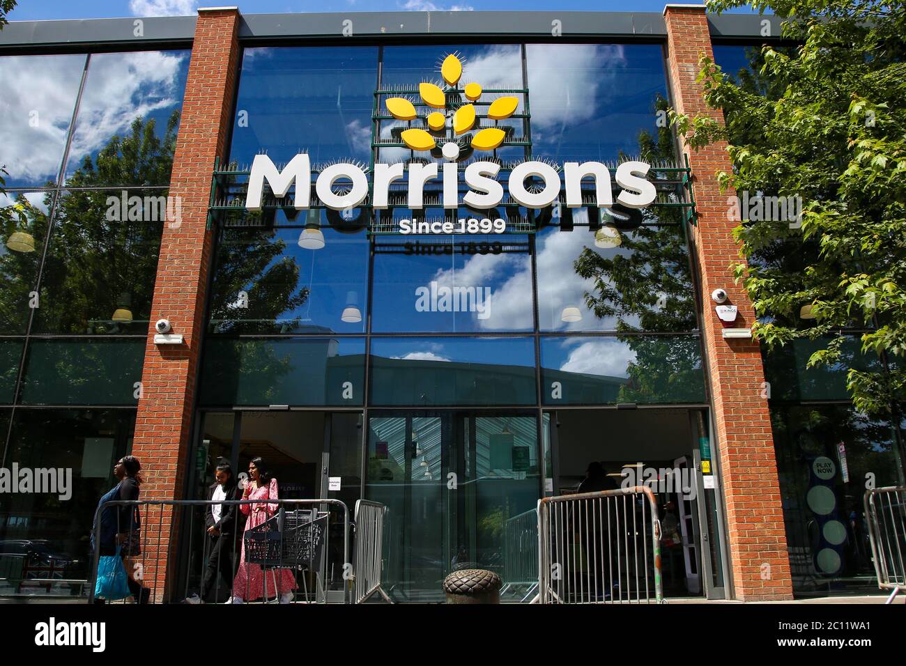 Images alamy morrisons hi-res stock photography and images - Alamy