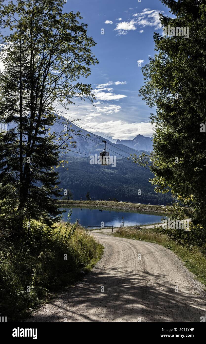 Aerial cableway hi-res stock photography and images - Alamy