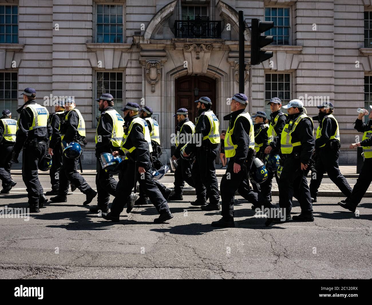 Police riot gear black demo hi-res stock photography and images - Alamy