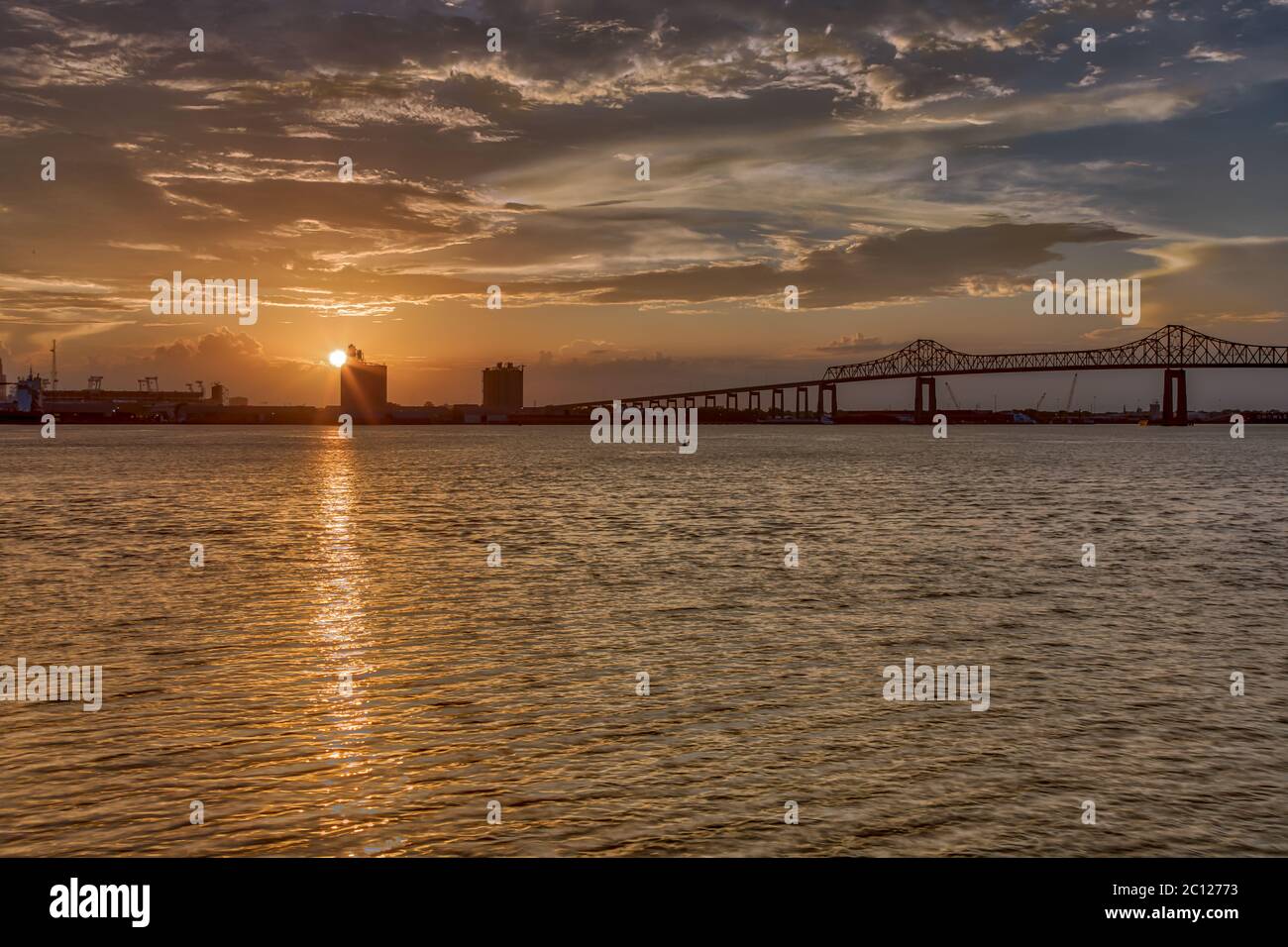 City commute hi-res stock photography and images - Alamy