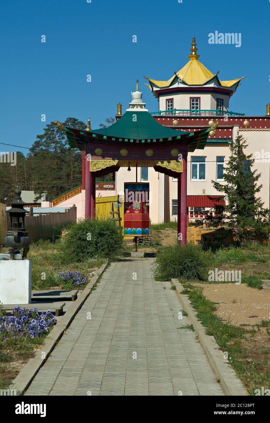 Traditional buddhist temple entrance hi-res stock photography and ...