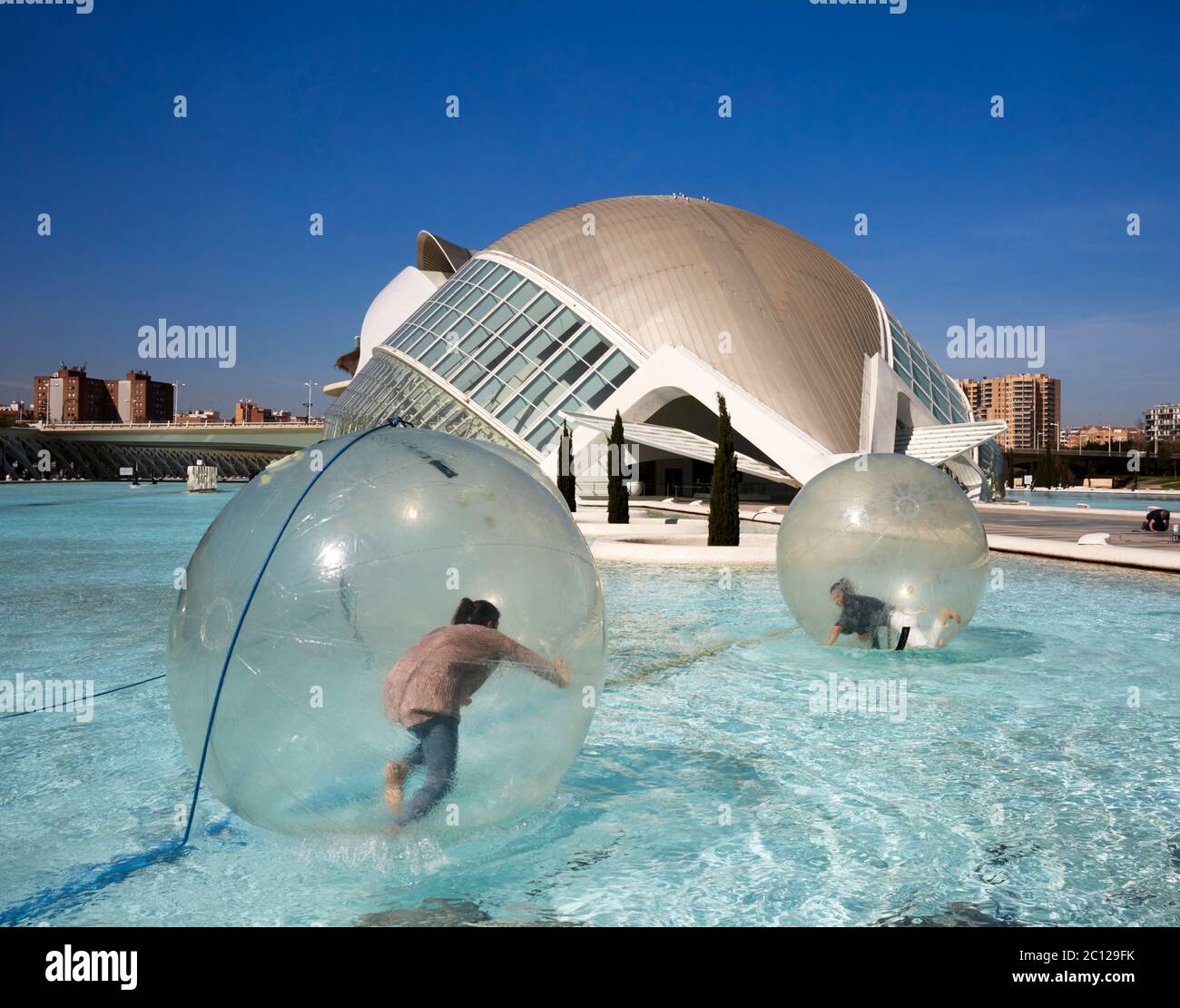 Re Float Giant Structure High Resolution Stock Photography and Images ...