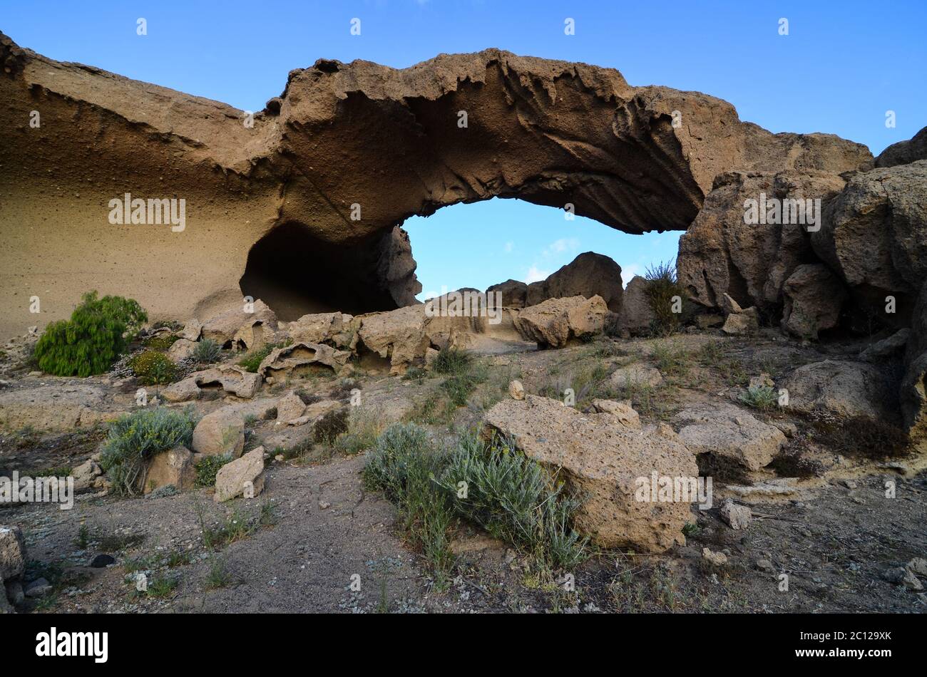 Desert arch hi-res stock photography and images - Alamy