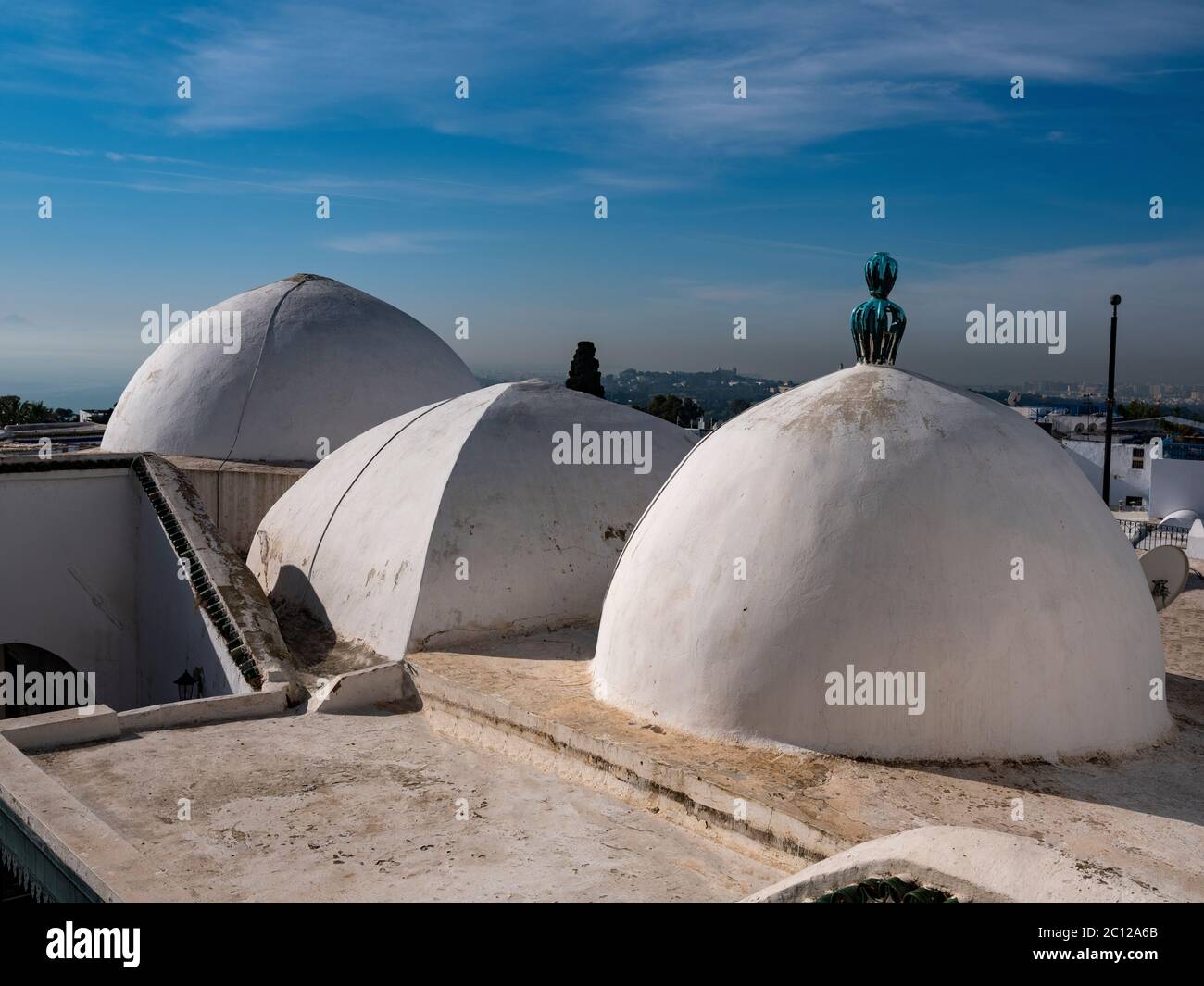 Arabic domes hi-res stock photography and images - Alamy