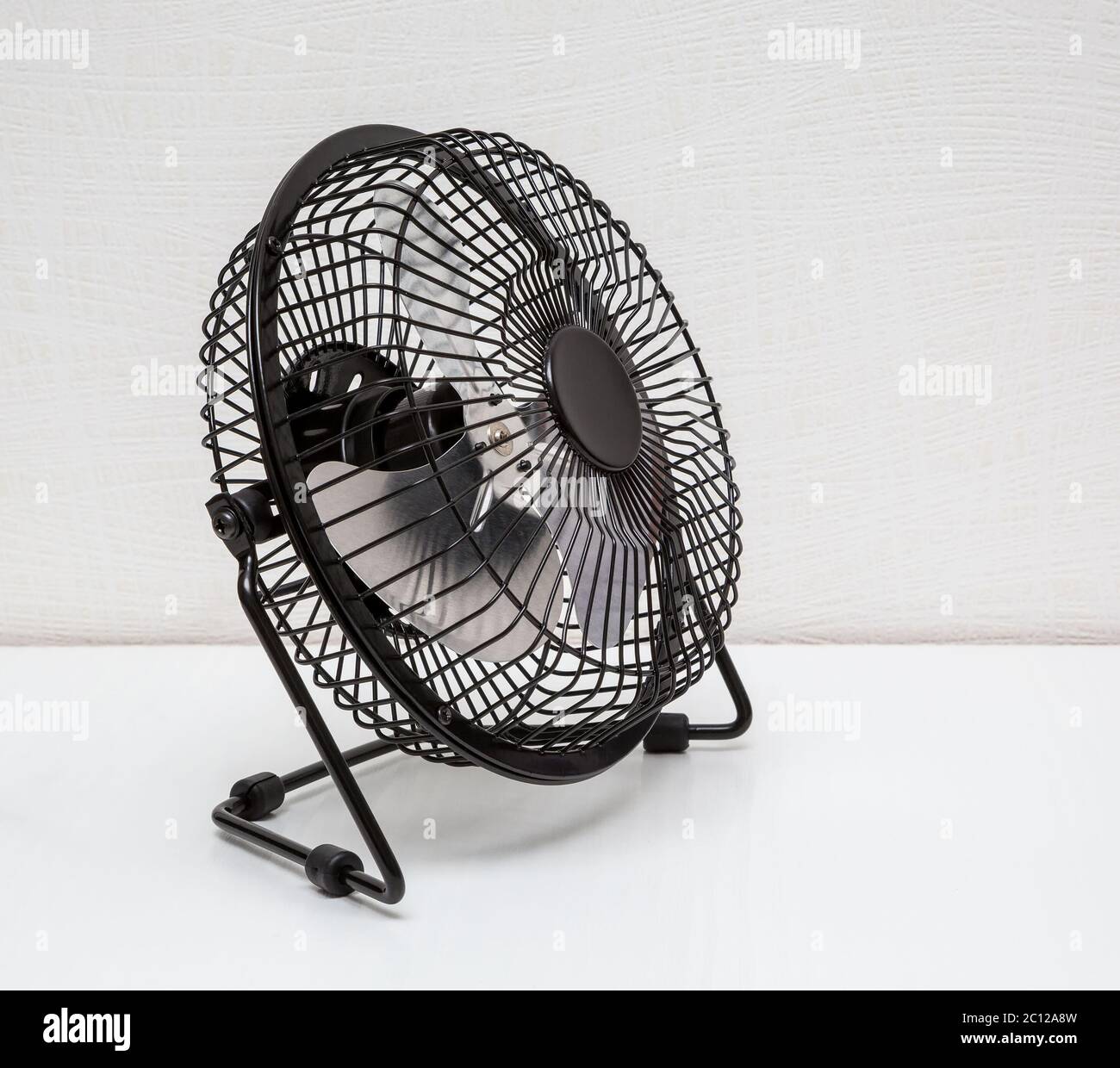Table fan hi-res stock photography and images - Alamy