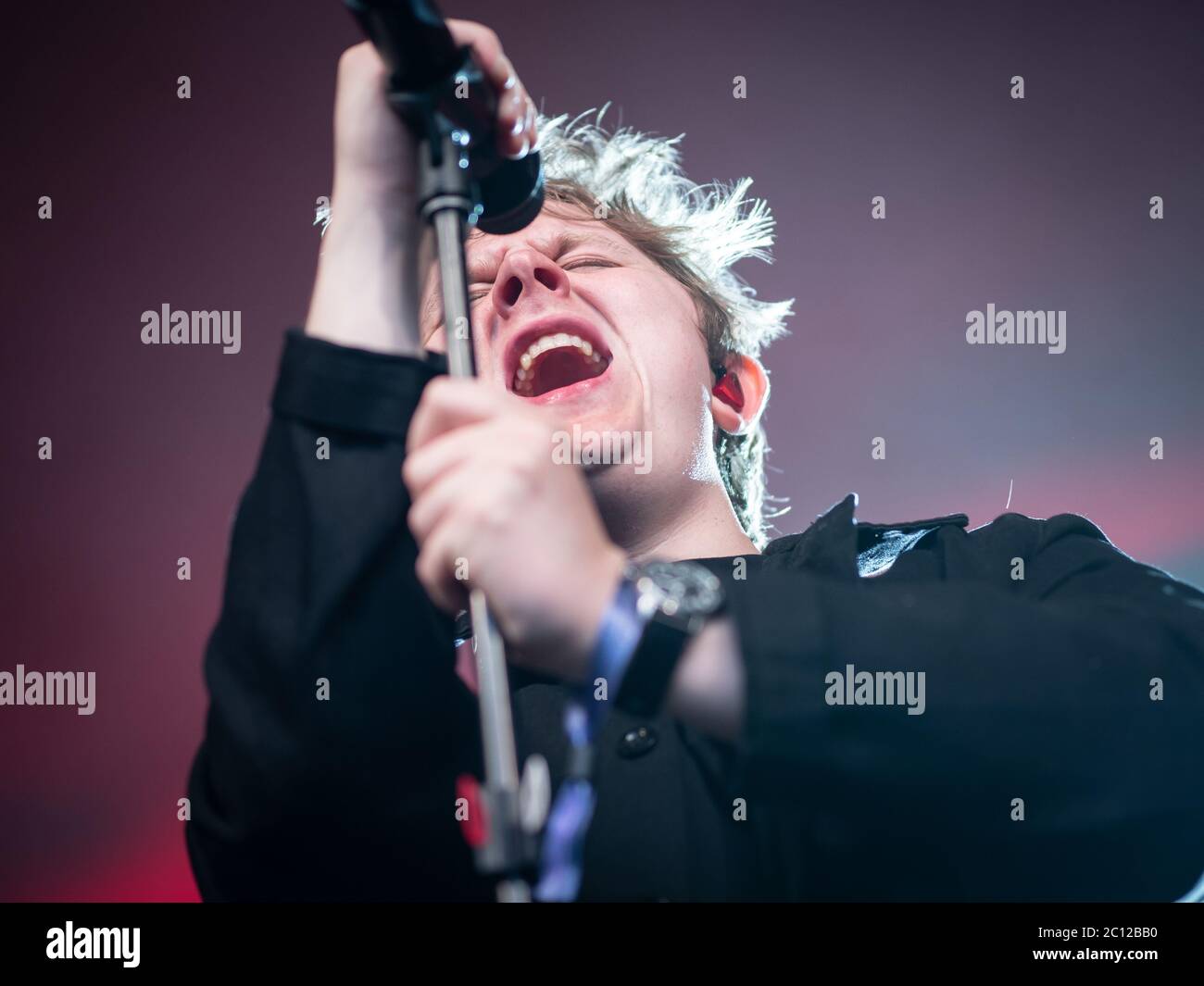 Singer lewis capaldi during hi-res stock photography and images - Alamy