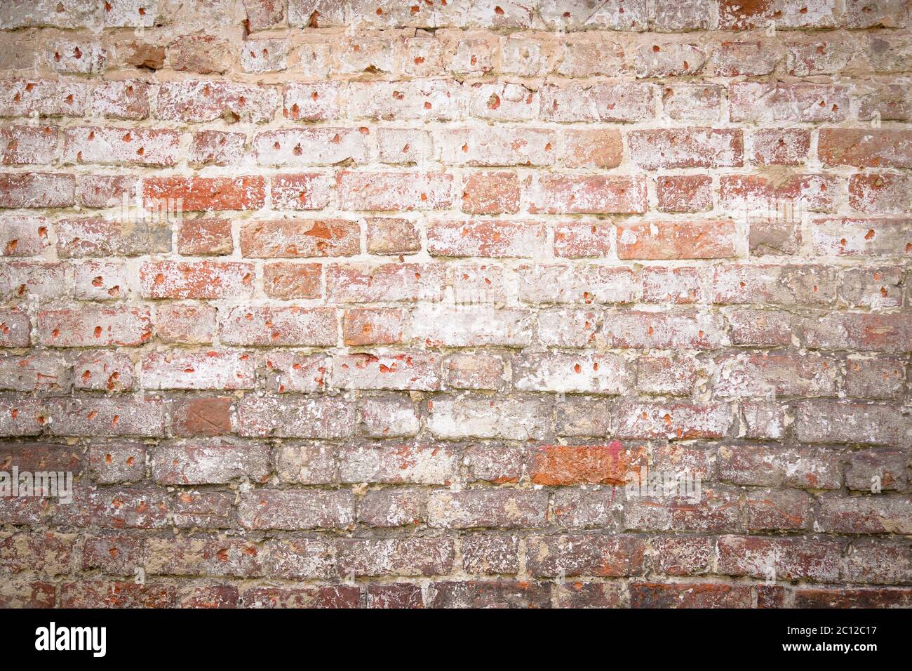 Dirty brick hi-res stock photography and images - Alamy