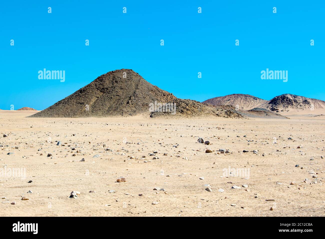 Beautiful panoramic landscape of the Arabian desert Stock Photo - Alamy