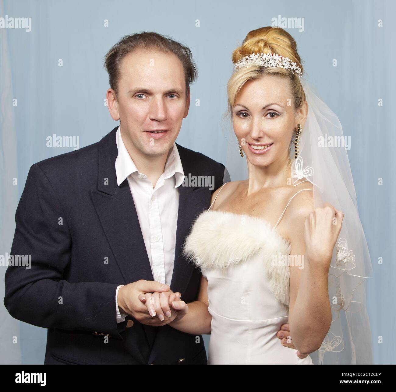 Happy bride and groom hi-res stock photography and images - Alamy