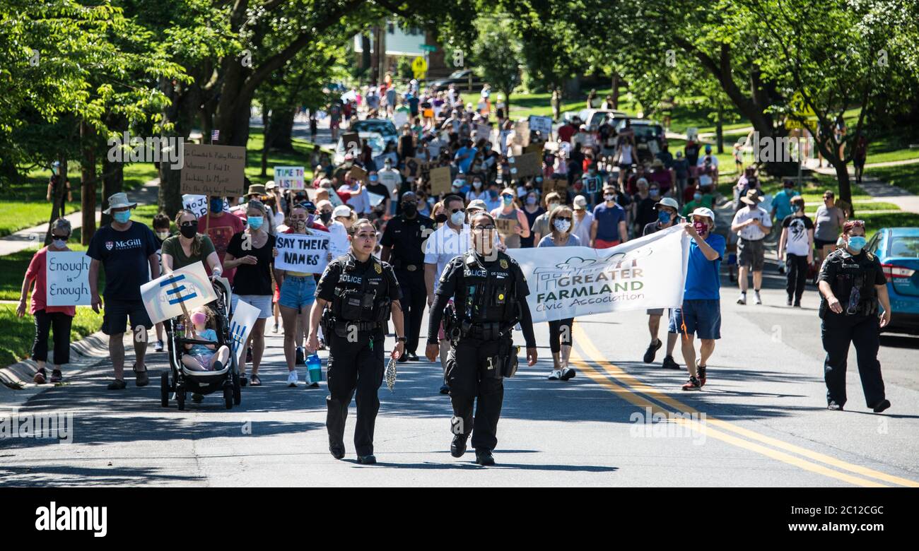 American police solidarity hi-res stock photography and images - Alamy