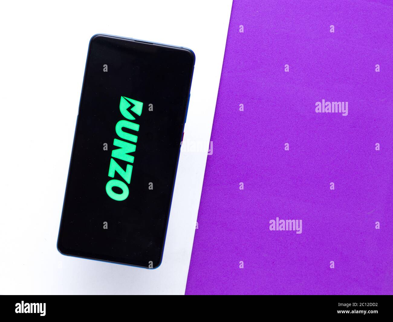 Dunzo logo hi-res stock photography and images - Alamy