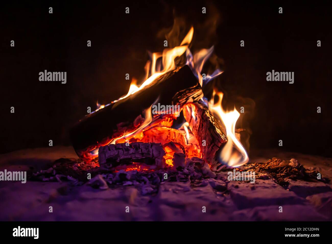 Indoor fire hi-res stock photography and images - Alamy