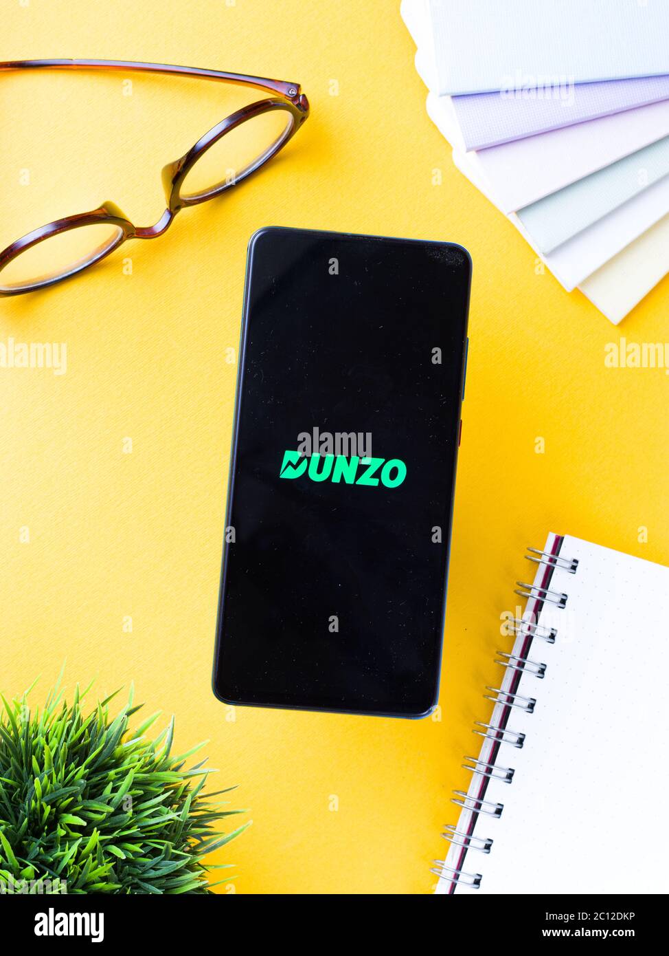 Dunzo logo hi-res stock photography and images - Alamy