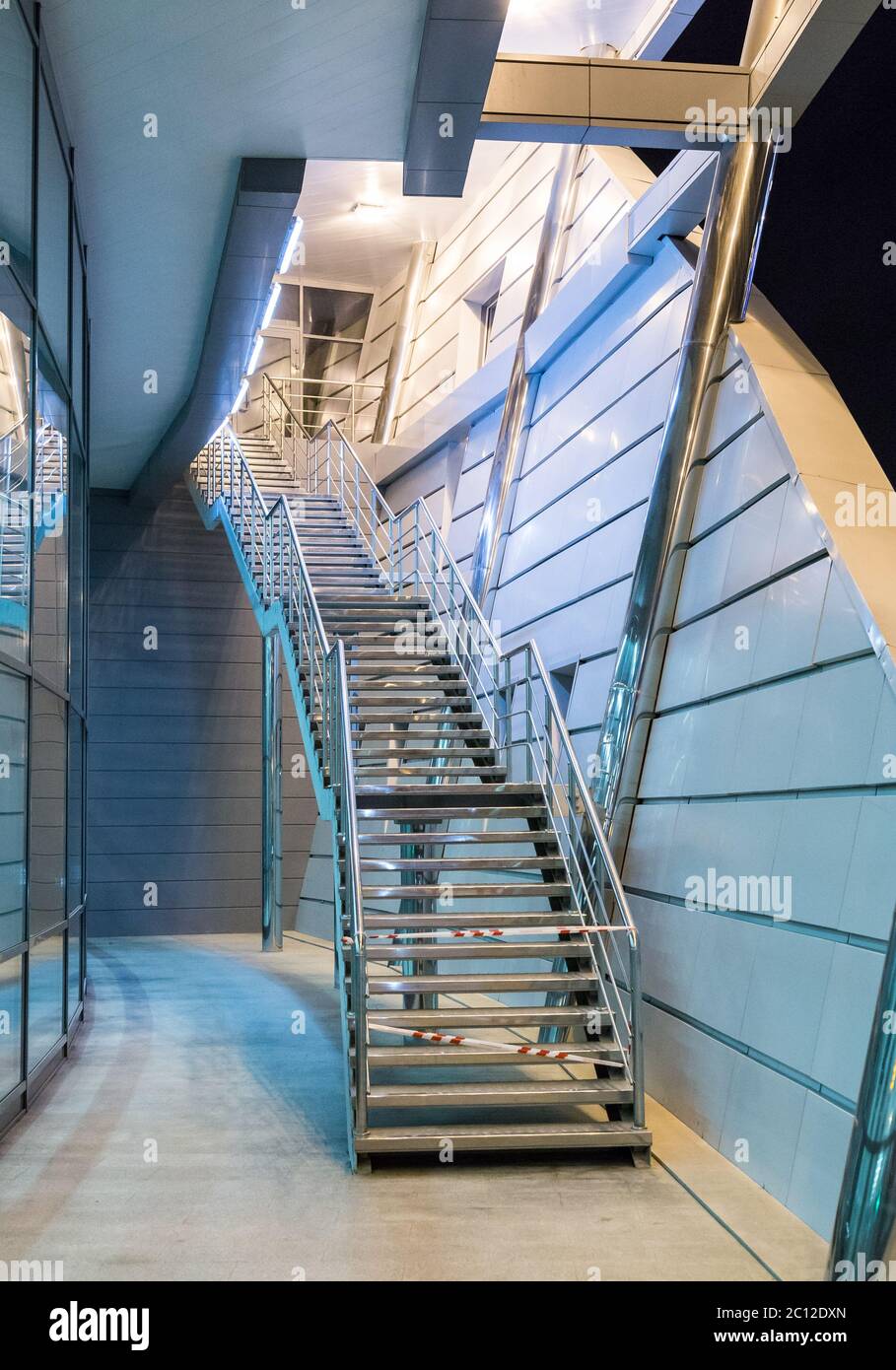 Office ladder climb hi-res stock photography and images - Alamy