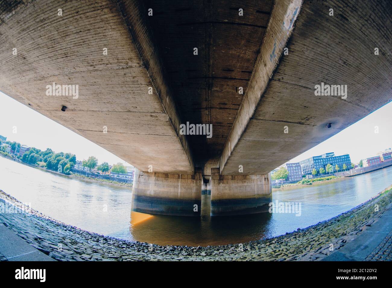 School under bridge hi-res stock photography and images - Alamy