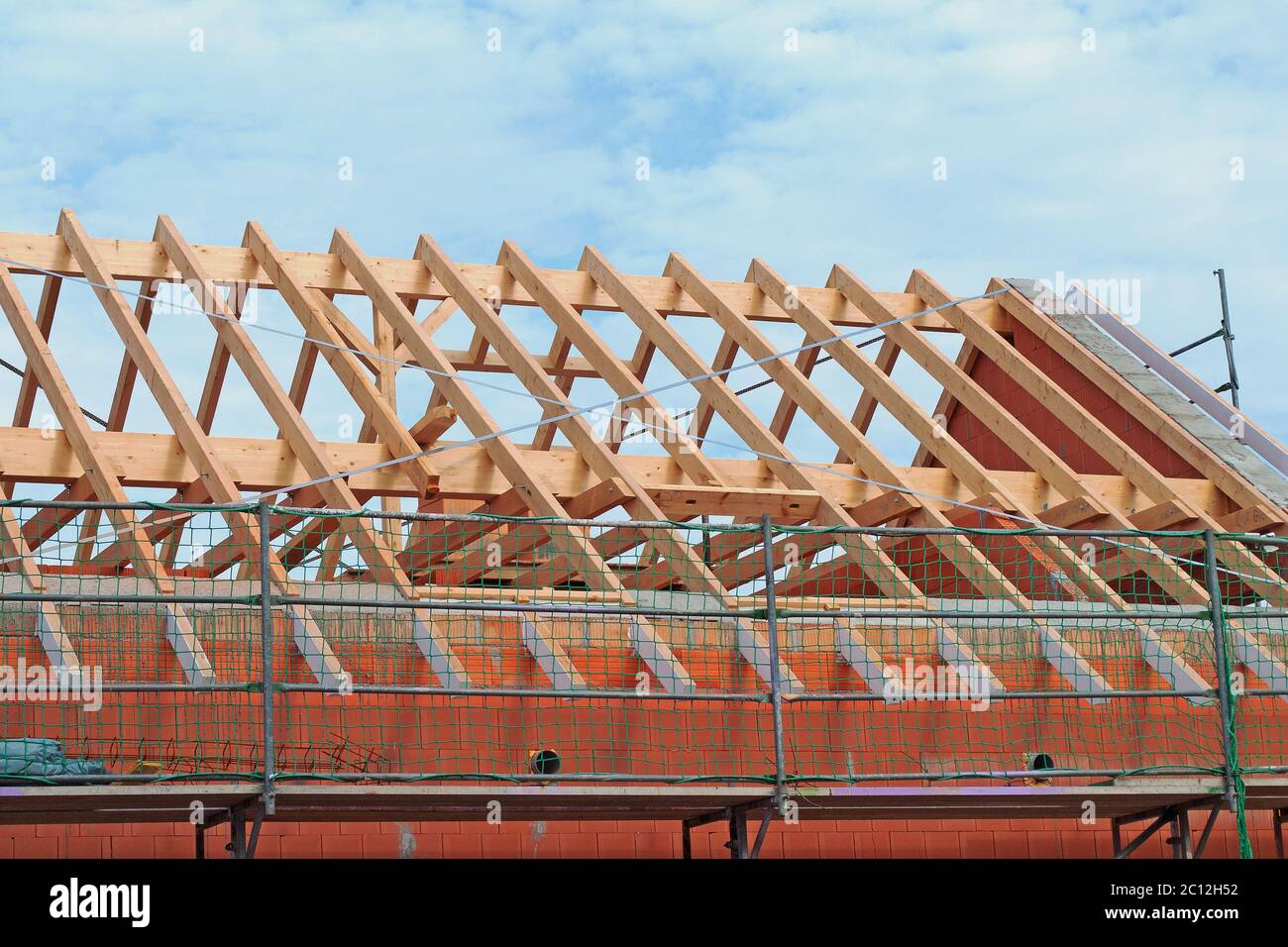 Roof construction when building a new house Stock Photo - Alamy