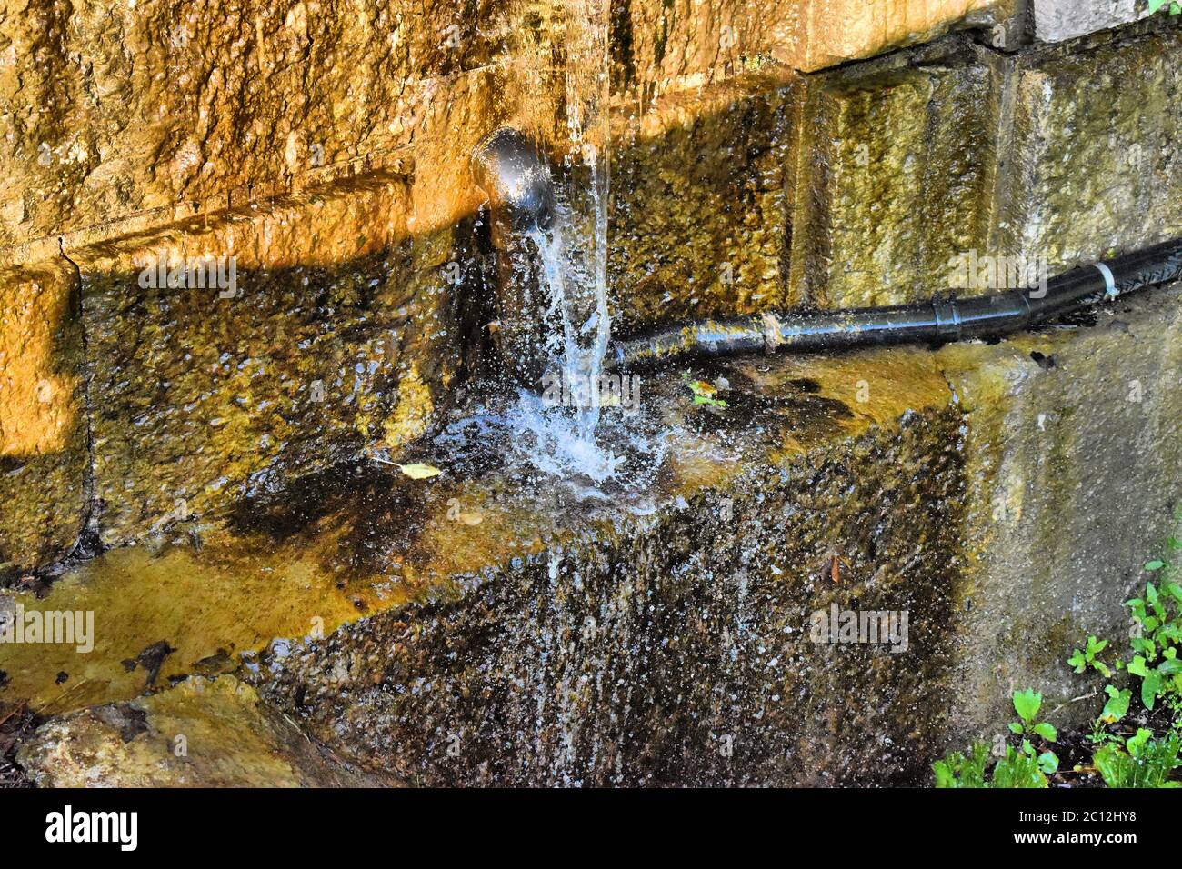Flowing flow wall of water hi-res stock photography and images - Alamy