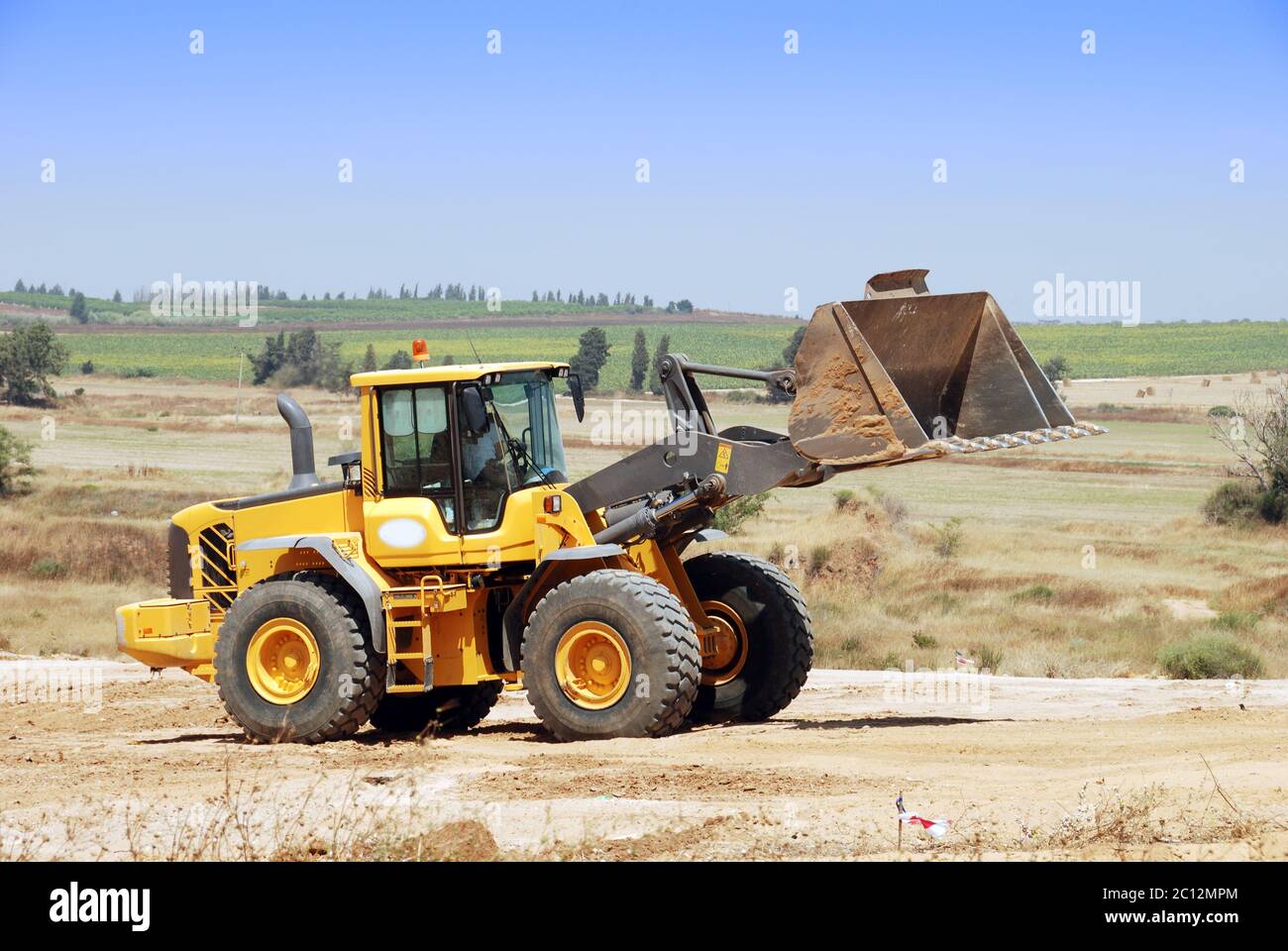 Machine activity with bulldozer car hi-res stock photography and images ...